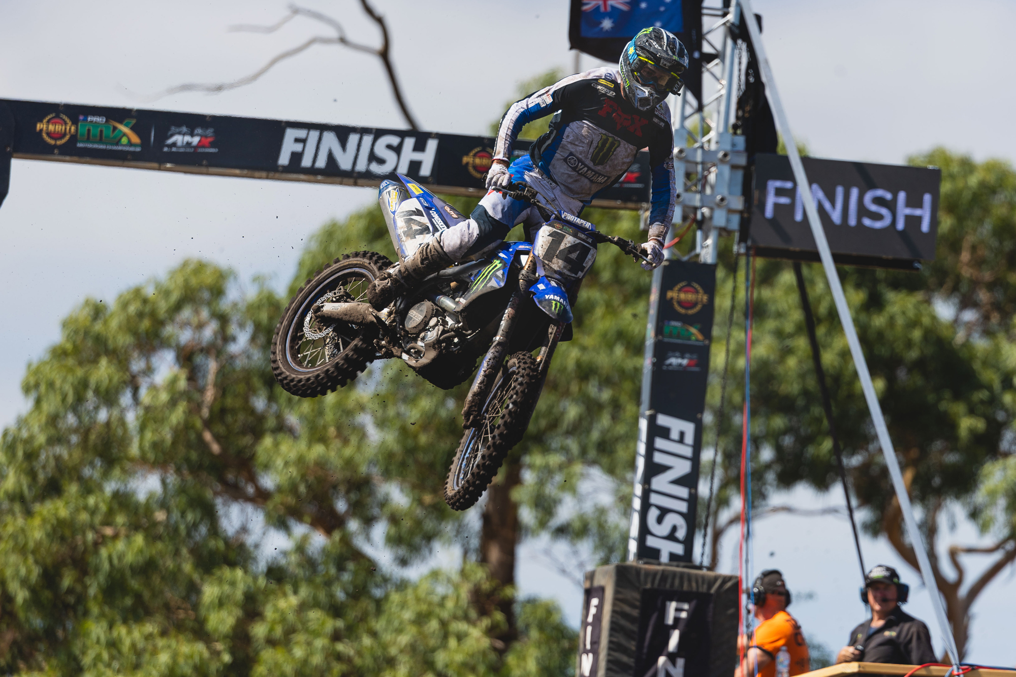 Beaton, Connolley, Woods, Canon, Thomas on top, and Aussie women secure ...