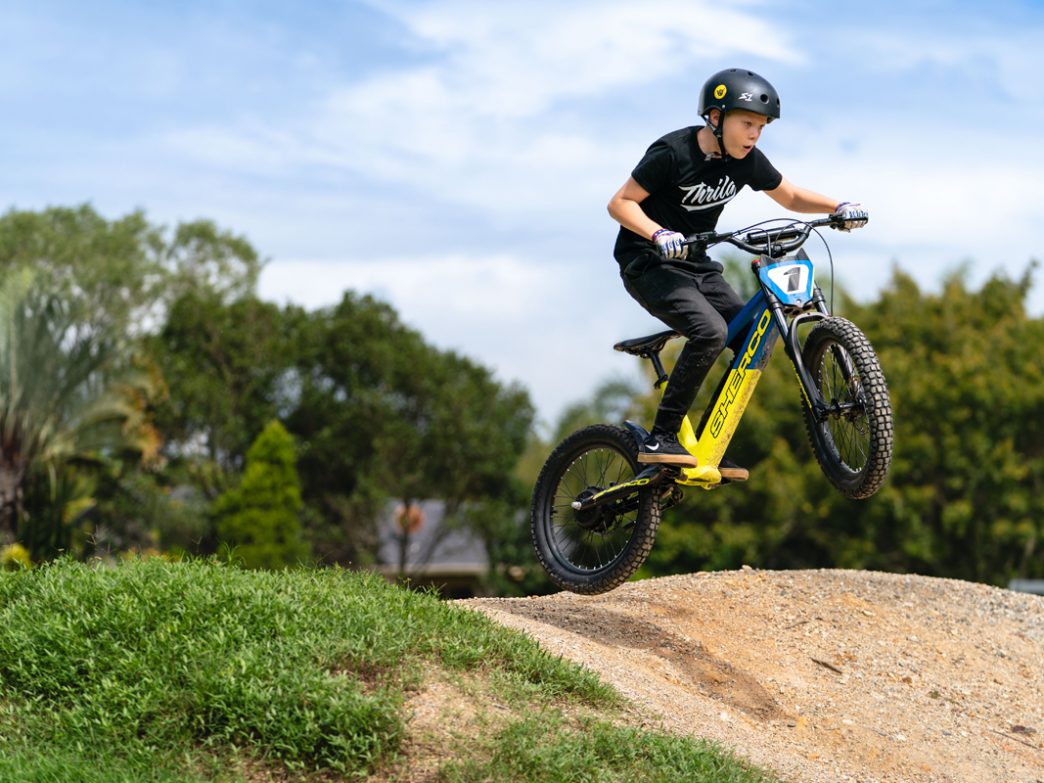 INSIDE THE YAMAHA YZ300X TWO-STROKE | Dirt Action