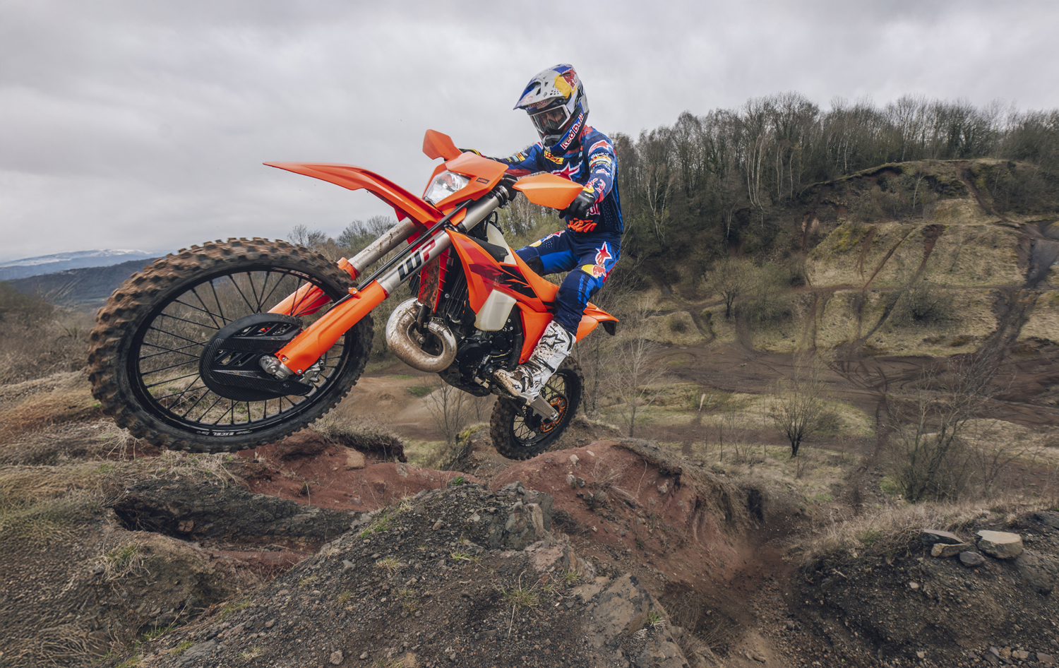2027 KTM EXC RANGE ARRIVES WITH FRESH LOOKS, FAMILIAR PACKAGE | Dirt Action